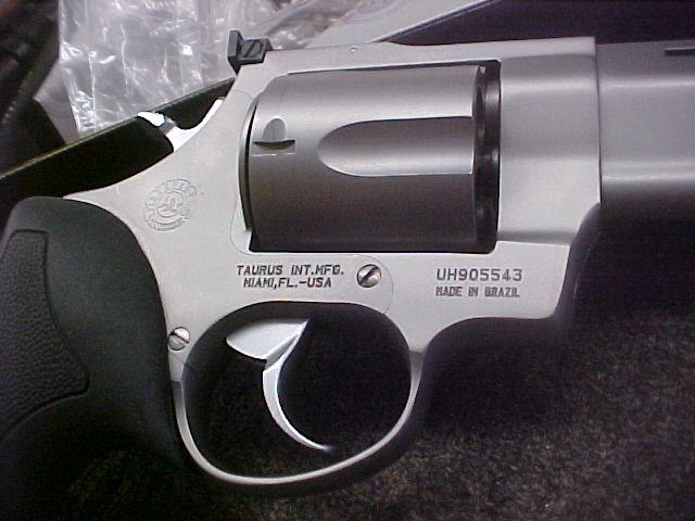 Taurus Raging Bull, 480 Ruger, Ss, Anib W/ Ammo For Sale at GunAuction ...