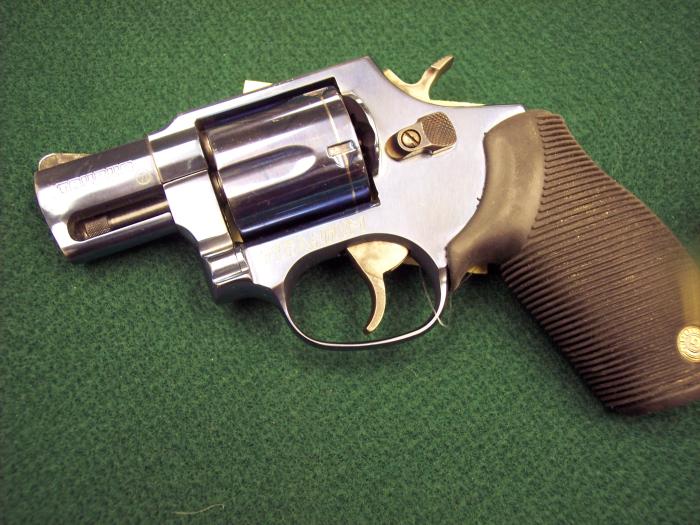 Taurus - Titanium in 45 long colt - Picture 2
