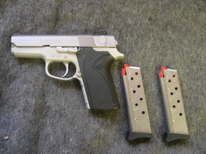 Smith & Wesson S&W 3953 W/2 Mags. For Sale at GunAuction.com - 8879001
