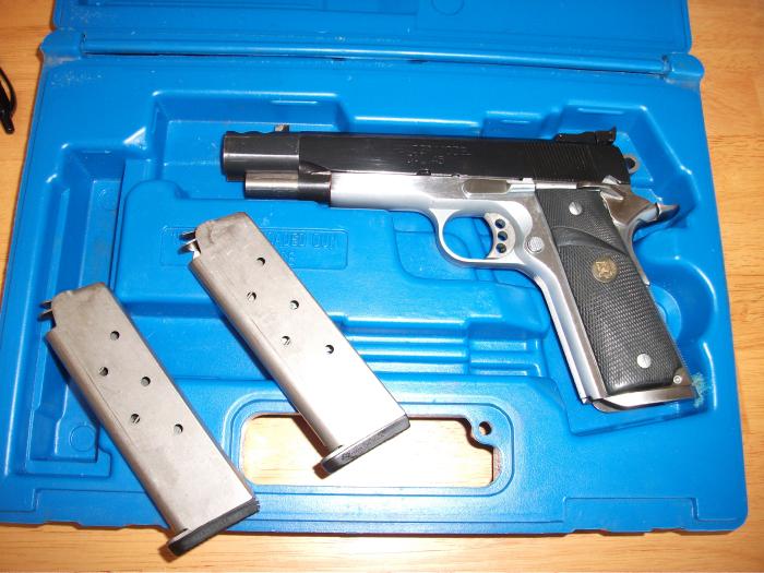 Springfield Armory Defender Model 1911, .45 ACP