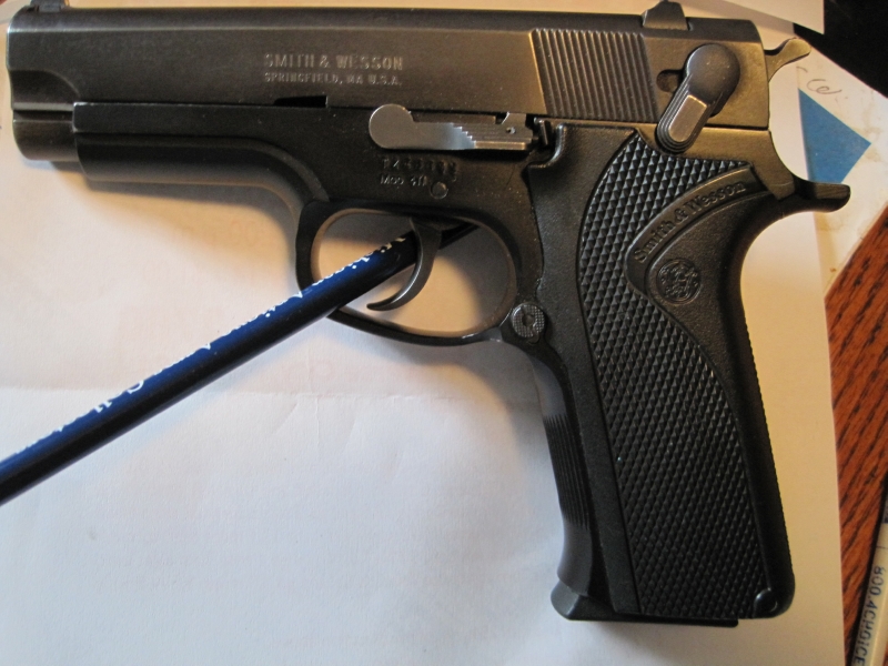Smith & Wesson Model 411 40 Cal For Sale at GunAuction.com - 10348066