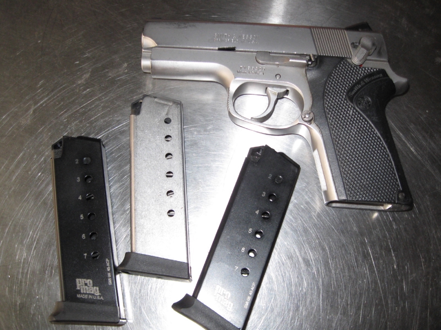 Smith & Wesson Model 4516-1 45acp For Sale at GunAuction.com - 12408511