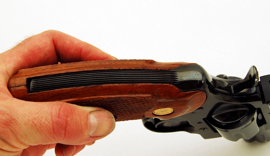 Colt Model Python Caliber 357 Magnum 2-1/2 Inch Barrel Revolver Blued ...