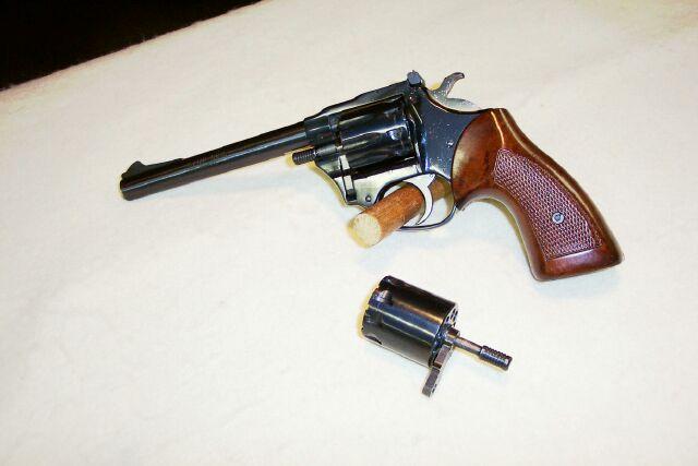 Hi-Standard Camp Gun 22 Lr/Mag For Sale at GunAuction.com - 8330547