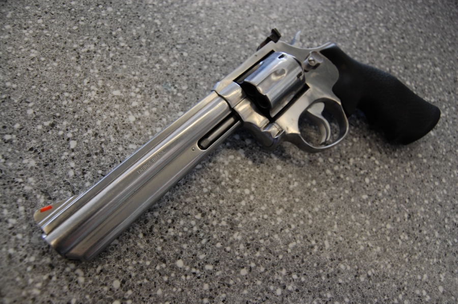 Taurus 669 Ss 6" Barrel Hogue Grip 357 Magnum For Sale at GunAuction ...