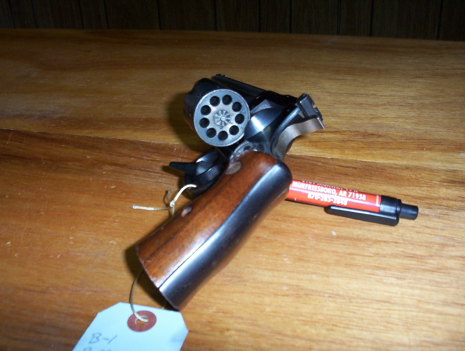 Harrington & Richardson, Inc. H&R Inc. .22 Long Rifle 9 Shot Revolver ...