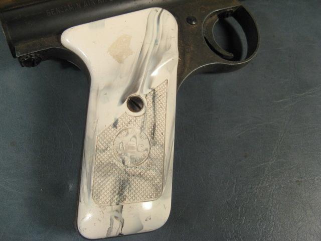 Benjamin 422 22 Cal Air Pistol No Bolt Vintage For Sale at GunAuction ...