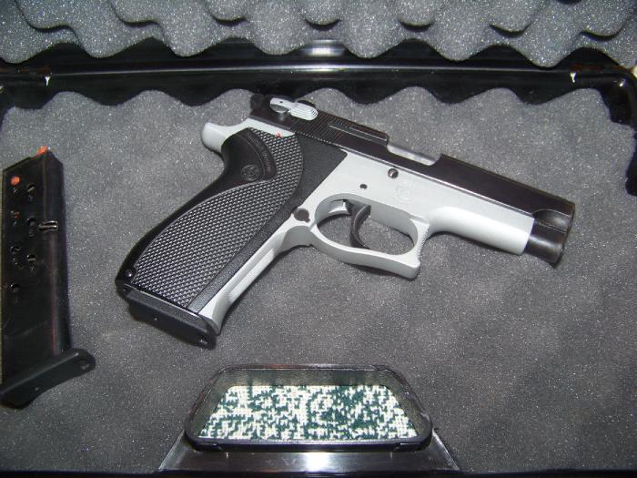 Smith & Wesson 3904 .9mm For Sale at GunAuction.com - 9958152