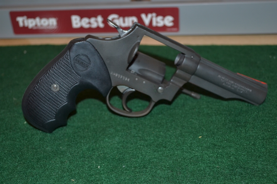 Armscor M200 .38spl Revolver - Great Shape For Sale at GunAuction.com ...