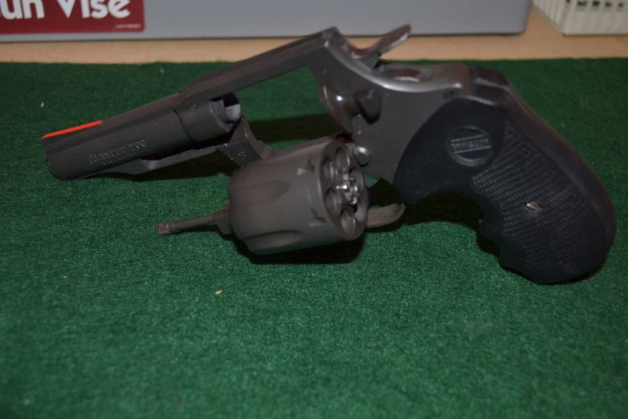 Armscor M200 .38spl Revolver - Great Shape For Sale at GunAuction.com ...