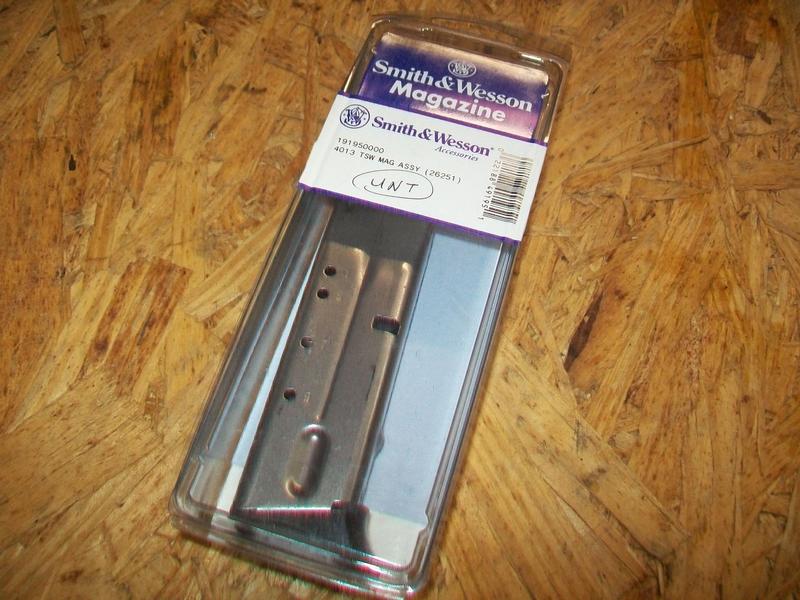 5 Smith & Wesson 4013 TSW factory NEW 9rd mags