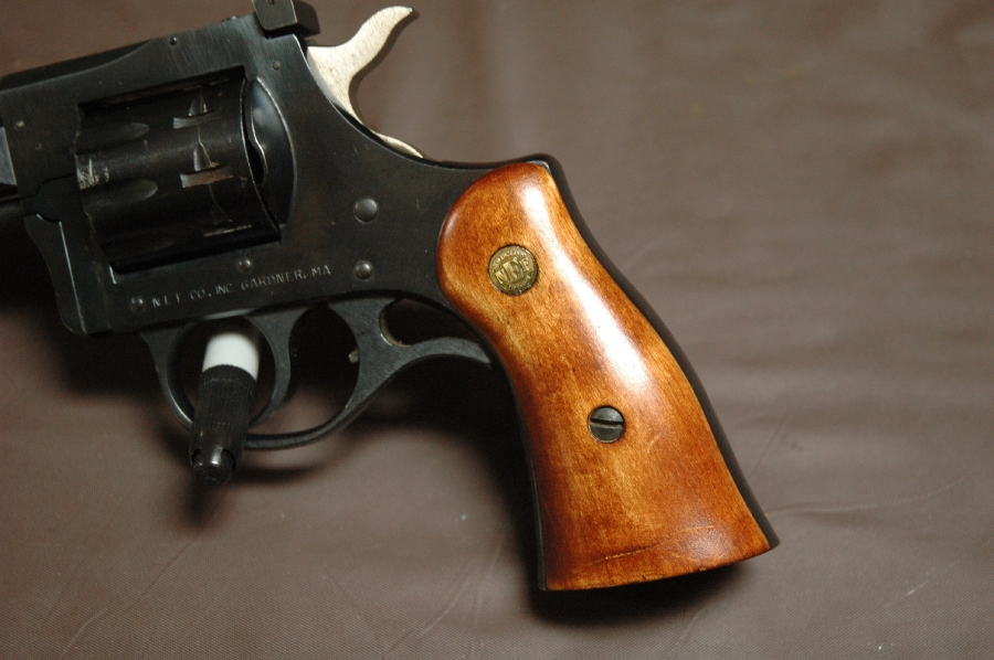 New England Firearms, Co Nef Model R92 9 Shot Revolver 22 Cal For Sale ...