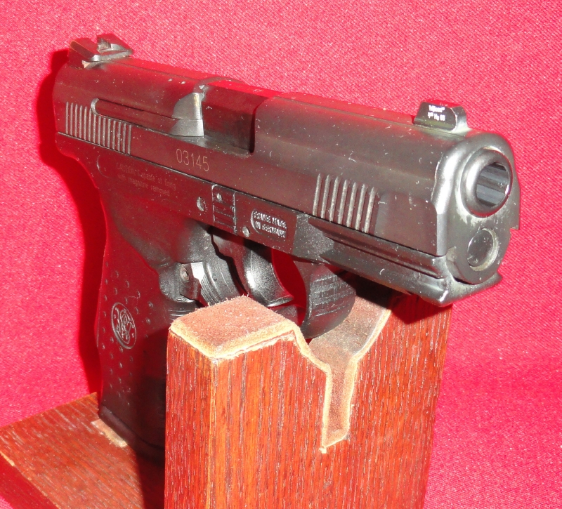 Smith & Wesson 990 40 S&W Black Matte 3-Mags For Sale at GunAuction.com ...