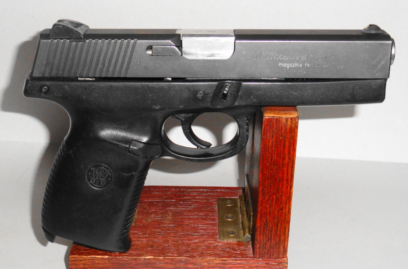 Smith & Wesson Model Sw40f .40 S&W For Sale at GunAuction.com - 10544197