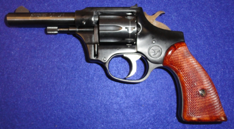 High Standard Manufacturing Corporation Model Sentinel Deluxe .22 ...