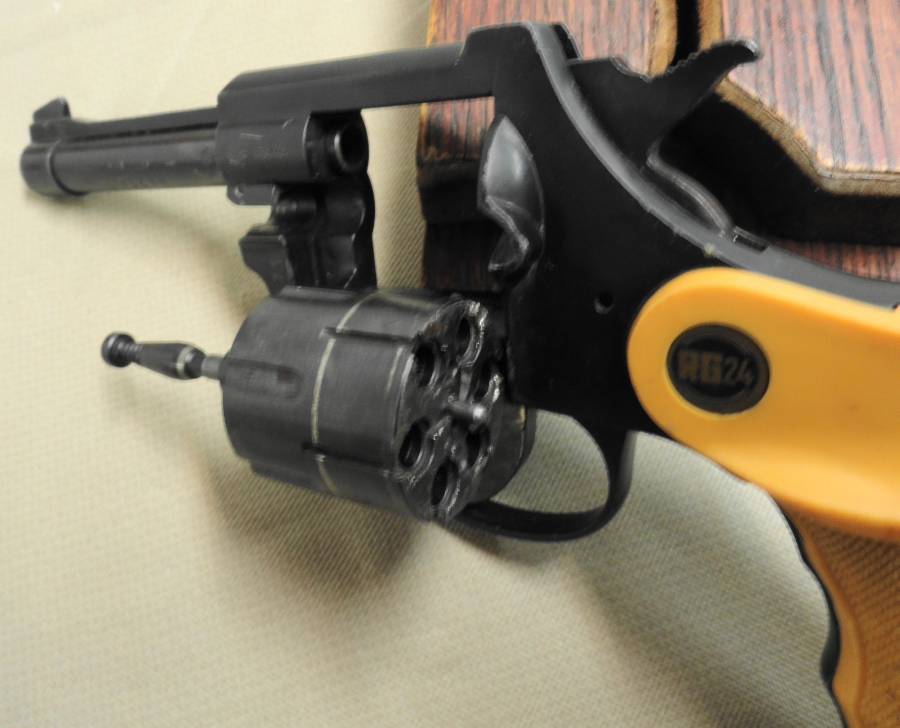Rohm Model Rg24 .22lr Revolver For Sale at GunAuction.com - 11723053