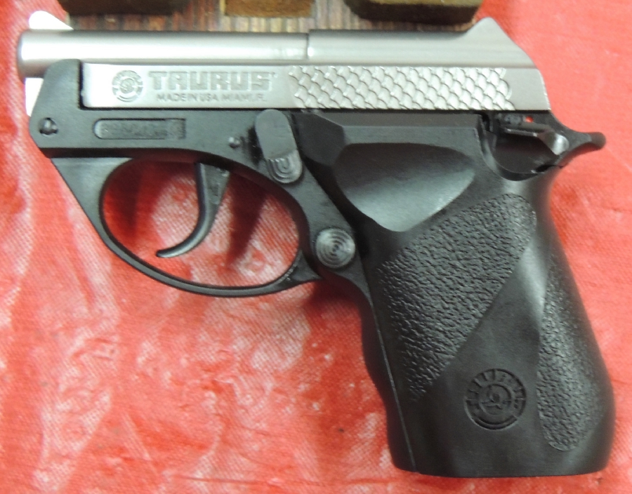 Taurus Pt-22 Polymer .22lr Fs 8-Shot (New) For Sale at GunAuction.com ...