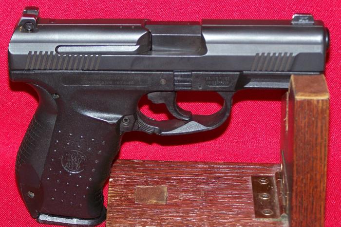 Smith & Wesson Model Sw99 40 Cal. 2-12rd Mags For Sale at GunAuction ...