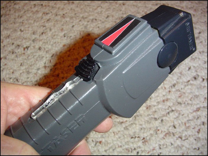 Air Taser + Five (5) Air Taser Cartridges, Vgc For Sale at GunAuction ...