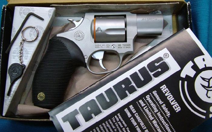 Taurus M445 Ultra-Lite .44 Special Factory Ported Stainless Box ...