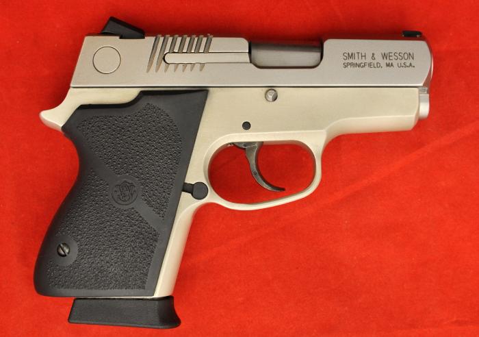 Smith & Wesson Cs40d Dao .40 S&W Compact Chiefs Special (2) Mags ...