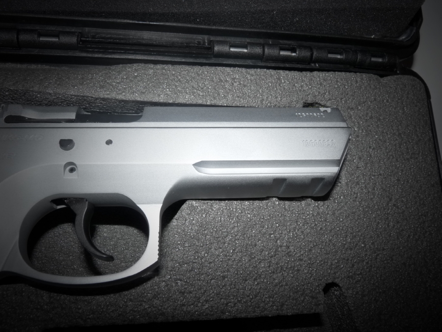 Tri-Star Tristar T-120 9mm Pistol S/A D/A 17+1 4.7 3 Mags For Sale at ...