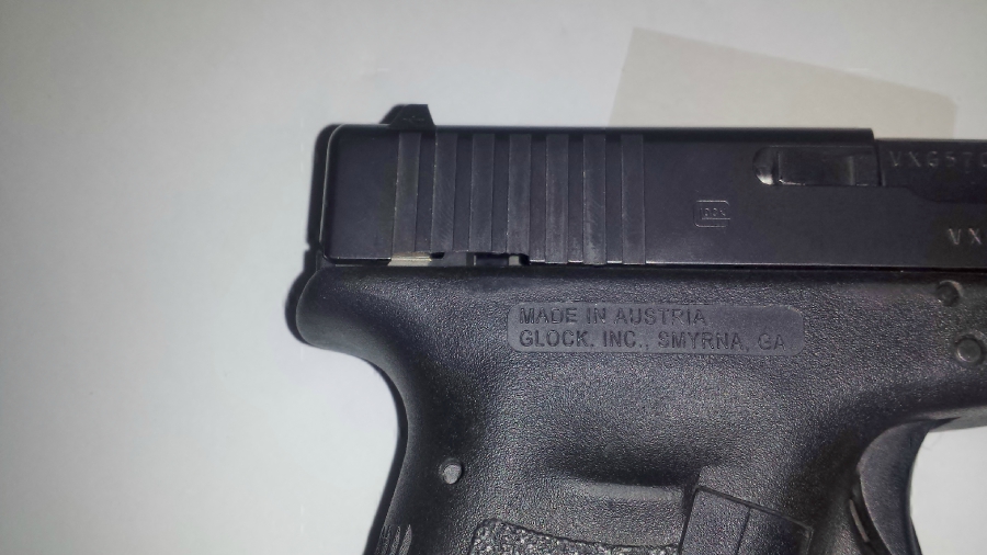 Glock 17 Gen 3 With Cracked Slide For Sale at GunAuction.com - 13438566