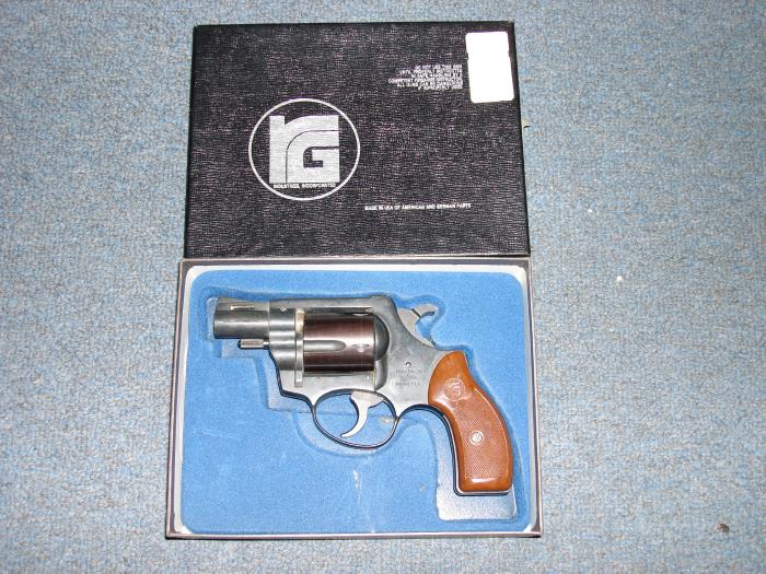R.G. Industries Rg-31 And Rg-10 Revolvers For Sale at GunAuction.com ...