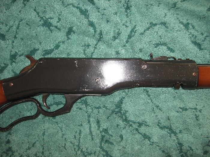 Crosman 99 Co2 Rifle For Sale at GunAuction.com - 9401219