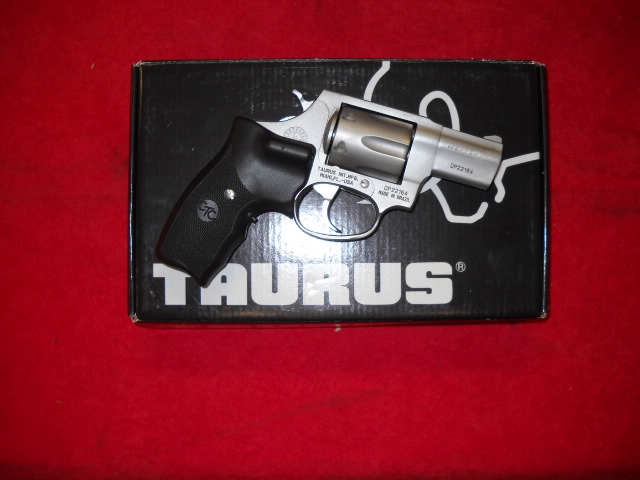 Taurus M 327 - 327 Fed Mag-32 H/R-32 S/W-SS-Laser Grips