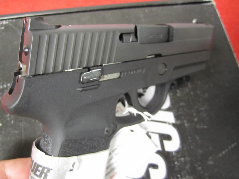 Sig Sauer Sig P250 2sum .40 S&W, 2 Grip Frames, Like New For Sale at ...