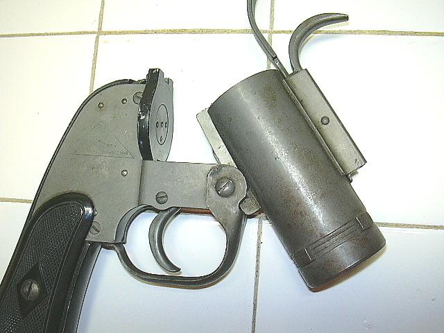 1943 U.S. Military M8 Flare Pistol For Sale at GunAuction.com - 9087735