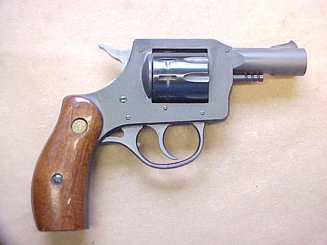 New England Firearms, H&R Inc Model R-92, 9 Shot, 22 Cal, Swing Out ...