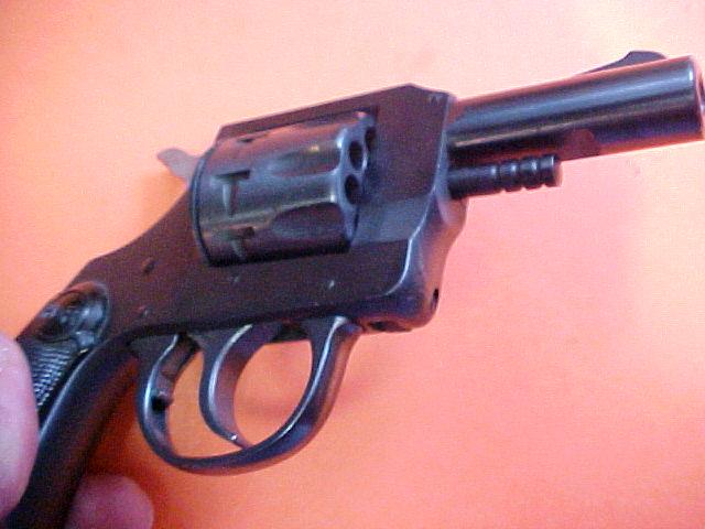 Harrington & Richardson, H&R Model 929, 9 Shot, 22 Cal, 2 1/2" Bbl ...