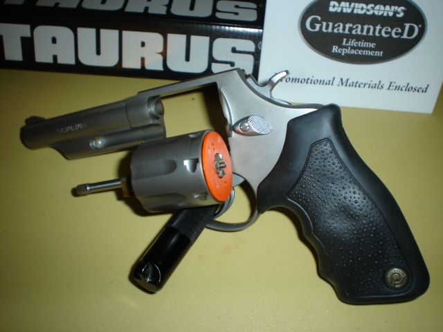 Taurus M827 .38spl Da Revolver Ss For Sale at GunAuction.com - 11063558
