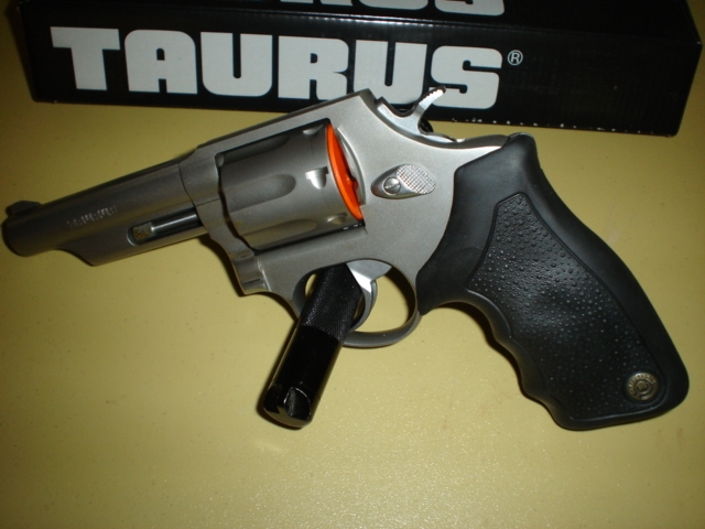 Taurus M827 .38spl Da Revolver Ss For Sale at GunAuction.com - 11063558