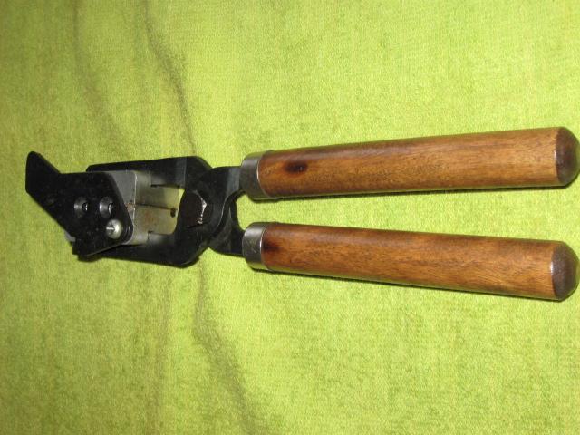 Lee 2 Cavity Mold #90324 158 Gr. Swc W/Handles For Sale at GunAuction ...