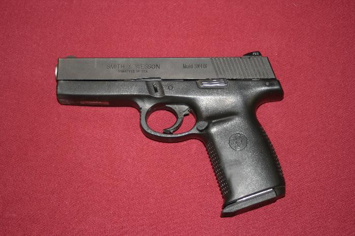 Smith & Wesson S&W Sigma Model Sw40f For Sale at GunAuction.com - 8119433