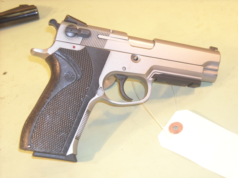 Smith & Wesson Model 5906 Tsw / Cal 9mm For Sale at GunAuction.com ...