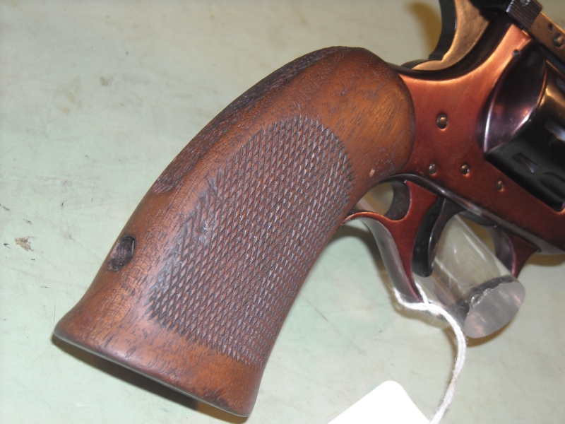 H & R Model 199 / Cal 22 For Sale at GunAuction.com - 10708984