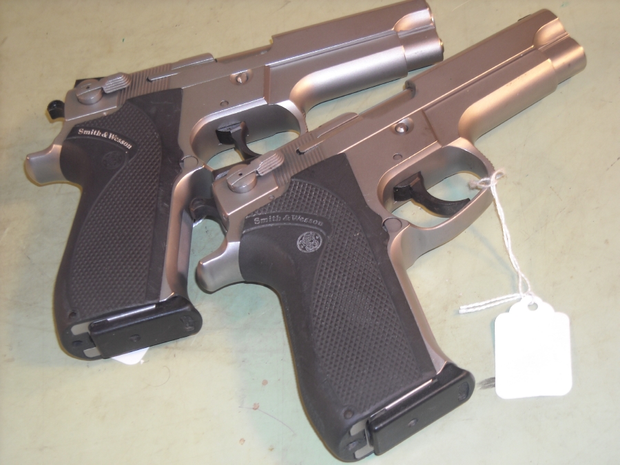 Smith & Wesson Mod. 5906 Pkg Of Two 9mm For Sale at GunAuction.com ...