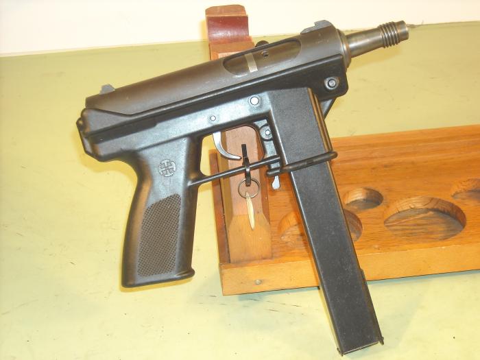Interdynamics Mod. Kg-99 Cal.9mm For Sale at GunAuction.com - 9805583