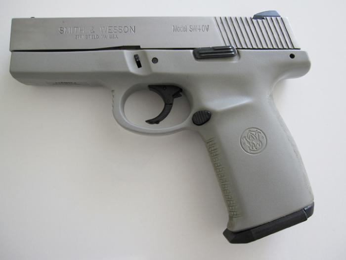 Smith & Wesson Sigma 40v + 3 Magazines For Sale at GunAuction.com ...