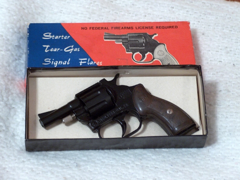 Starter Triple Purpose Revolver .22 For Sale at GunAuction.com - 10704437