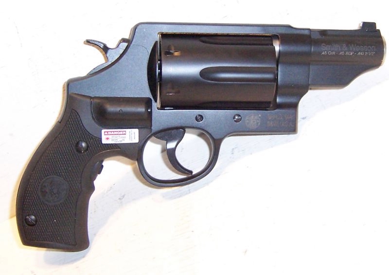 Smith & Wesson Governor Laser Grips 45 .410 Lnib For Sale at GunAuction ...