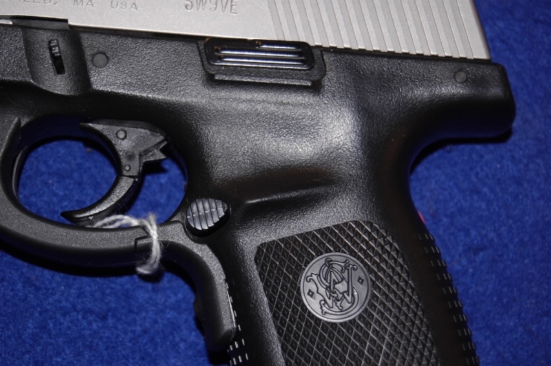 Smith & Wesson Sw9ve 9mm With Laser For Sale at GunAuction.com - 10754758