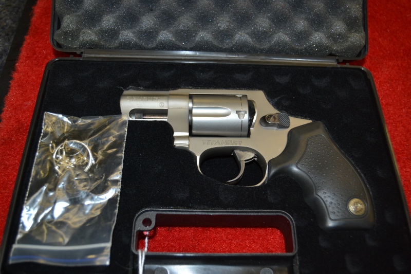 Taurus 85 Titanium .38 SPl 2in SS Must See!!