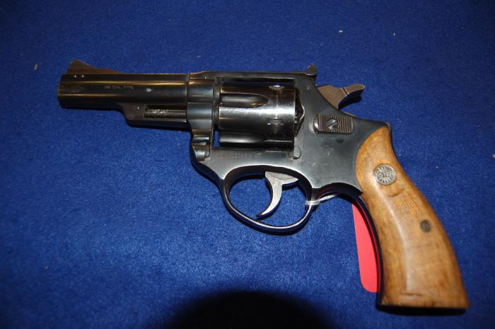 Astra 960 .38 Spl Blue / Wood For Sale at GunAuction.com - 9717032