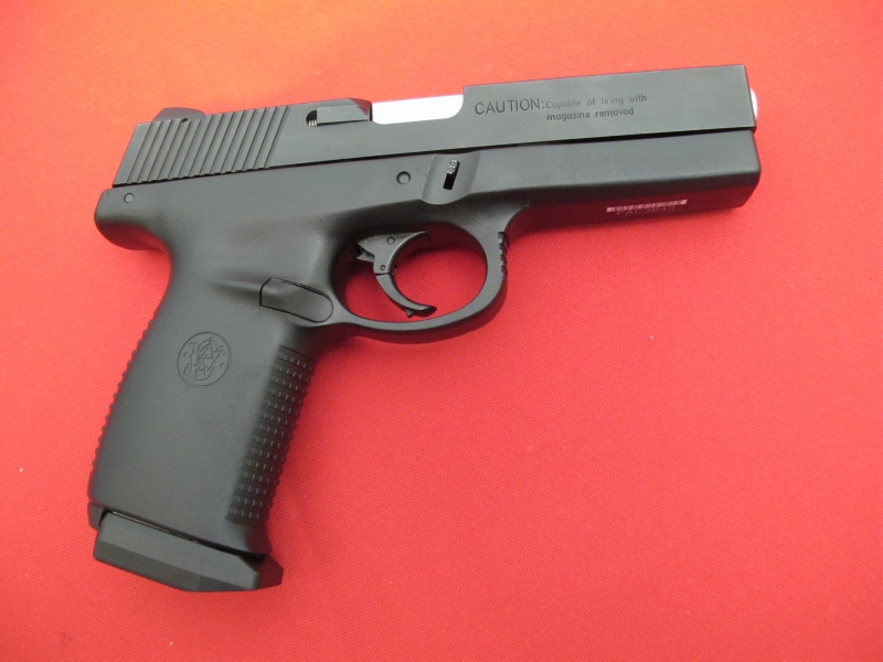 Smith & Wesson Sigma 9mm Sw9f, 4.5in, Like New In Box, 17rd Mag For ...
