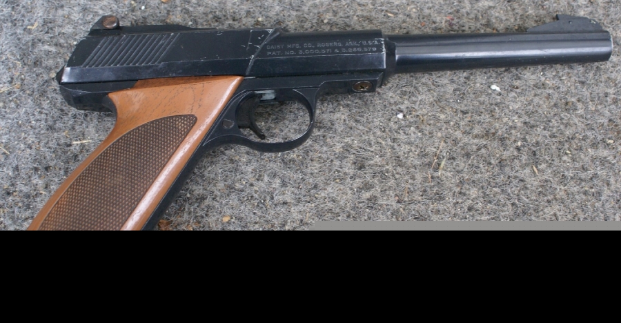 Vintage 1970 Daisy Model 200 Semi Auto Co2 Bb For Sale at GunAuction ...